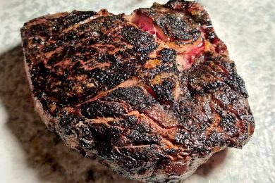 Como grelhar carne sem churrasqueira? Aprenda a receita aqui